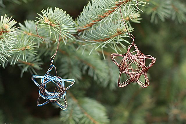 39 DIY Christmas Ornaments to Deck Your Halls With This Festive Season