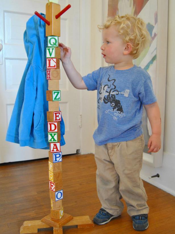 27 Simple Tutorials to Build a DIY Hat Rack