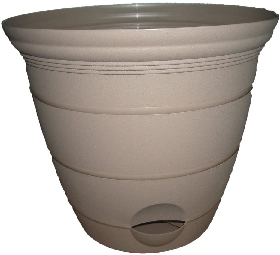 7 Best Self-Watering Planters for Indoors and Outdoors