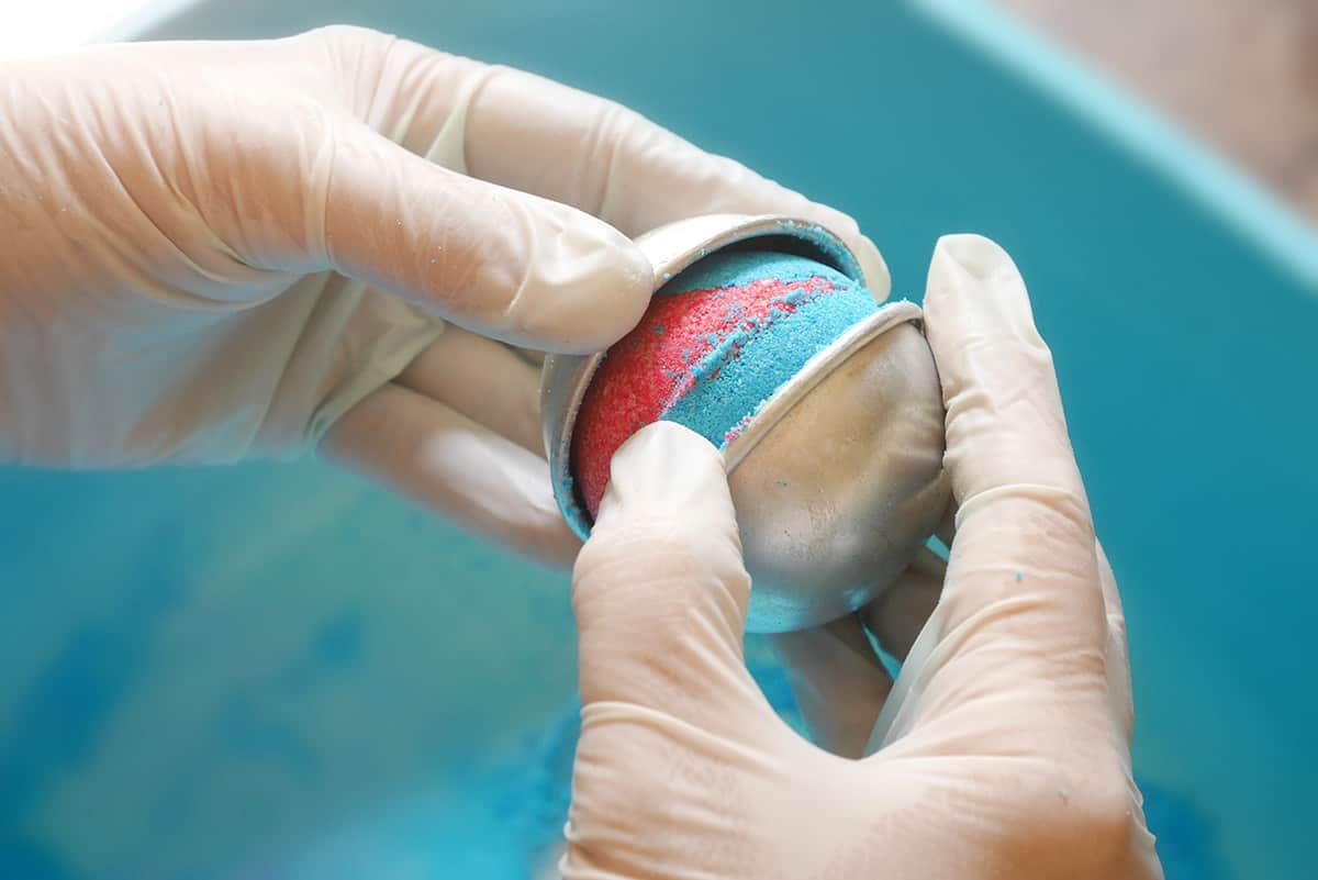 How to Make Bath Bombs with Herbs
