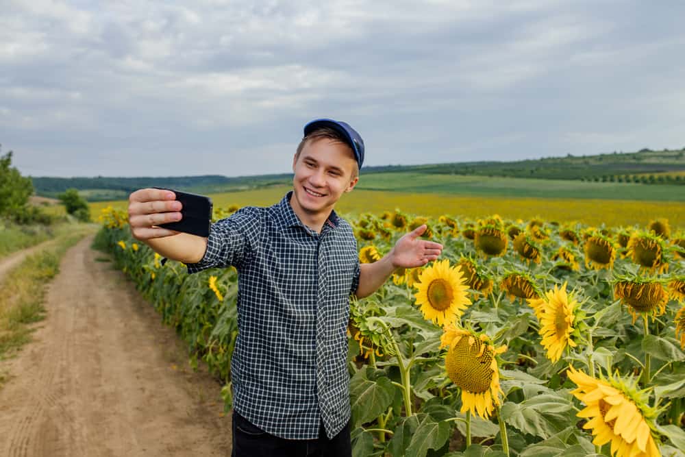 How To Use Social Media To Promote Your Farm or Homestead